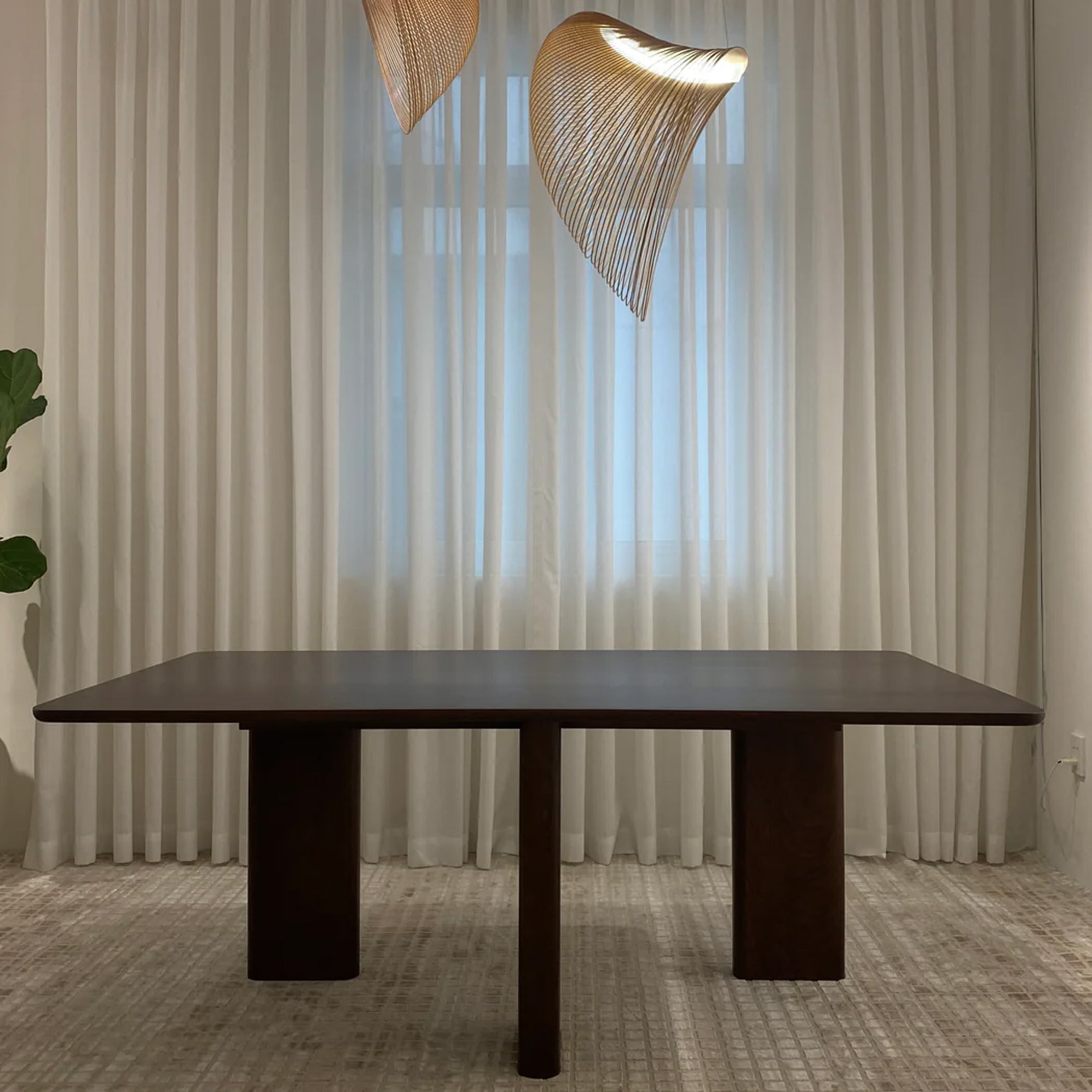 ELAINE DINING TABLE - SAMPLE SALE — Ordinaire Vietnam